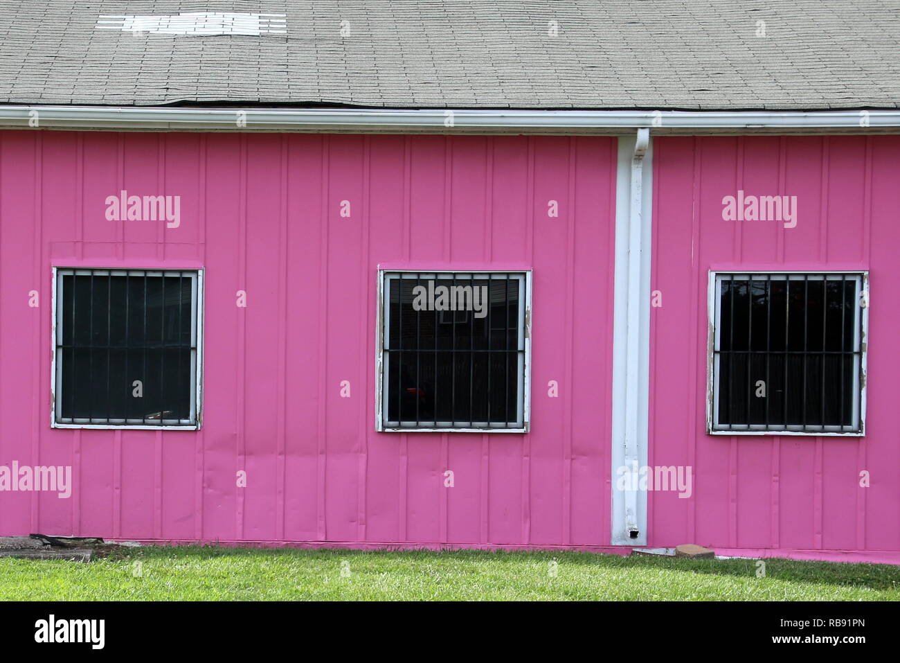 Pink building hi-res stock photography and images - Alamy