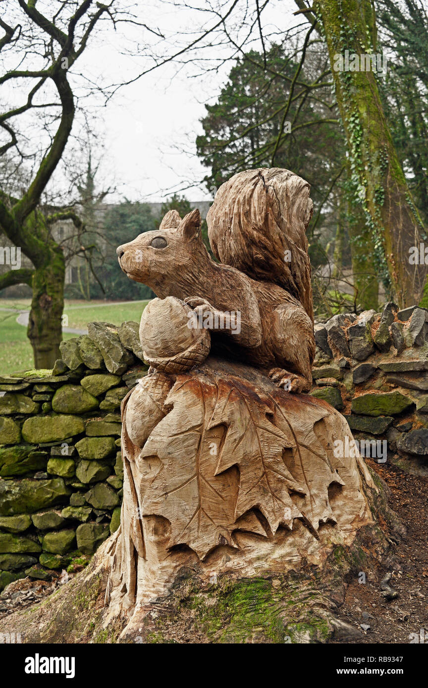 Carved squirrel hi-res stock photography and images - Alamy