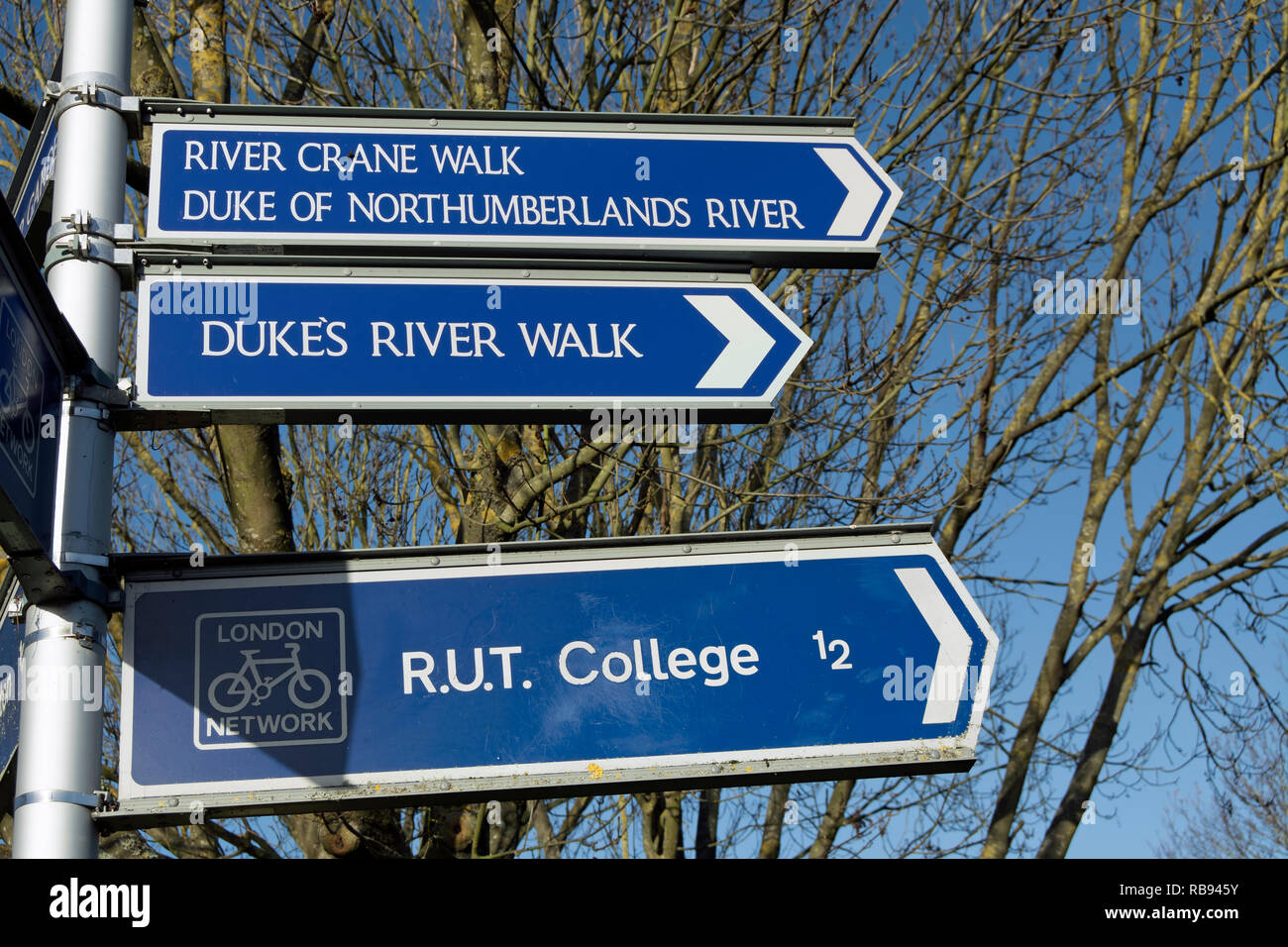 direction signs for the river crane walk, duke of northumberlands river ...