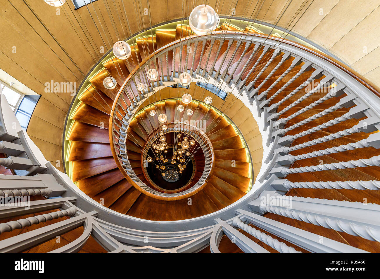 The magnificent spiral staircase inside Heal's department store in ...