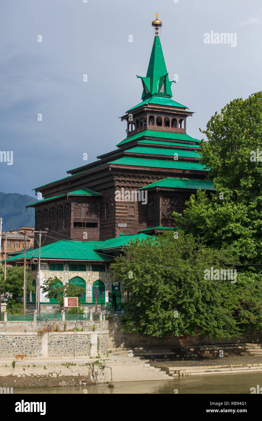 Riverside View Of Shah E Hamdan Mosque In Srinagar Jammu And Kashmir