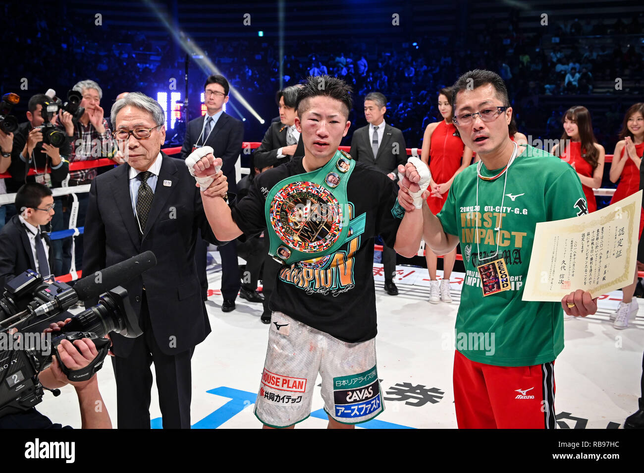Tokyo, Japan. 30th Dec, 2018. (L-R) Hiroshi Akiyama, Takuma Inoue (JPN ...