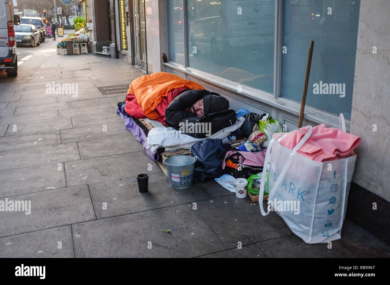 Homelessness housing hi-res stock photography and images - Alamy