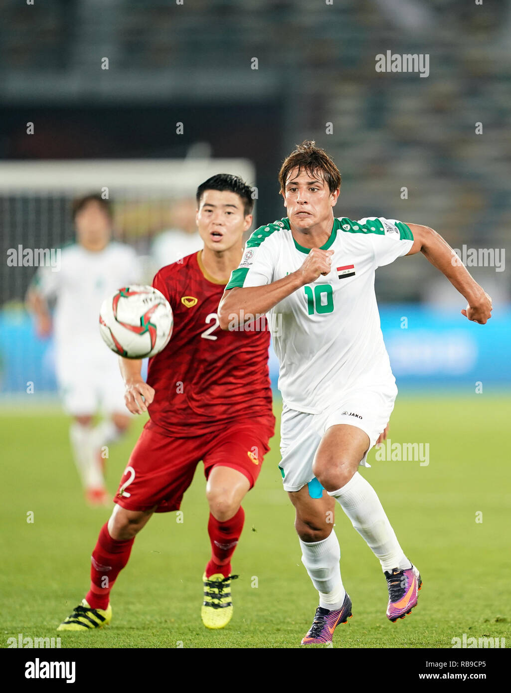 Abu Dhabi, UAE. 8th Jan 2019. Mohanad Ali of Iraqin front of ?? Duy M ...