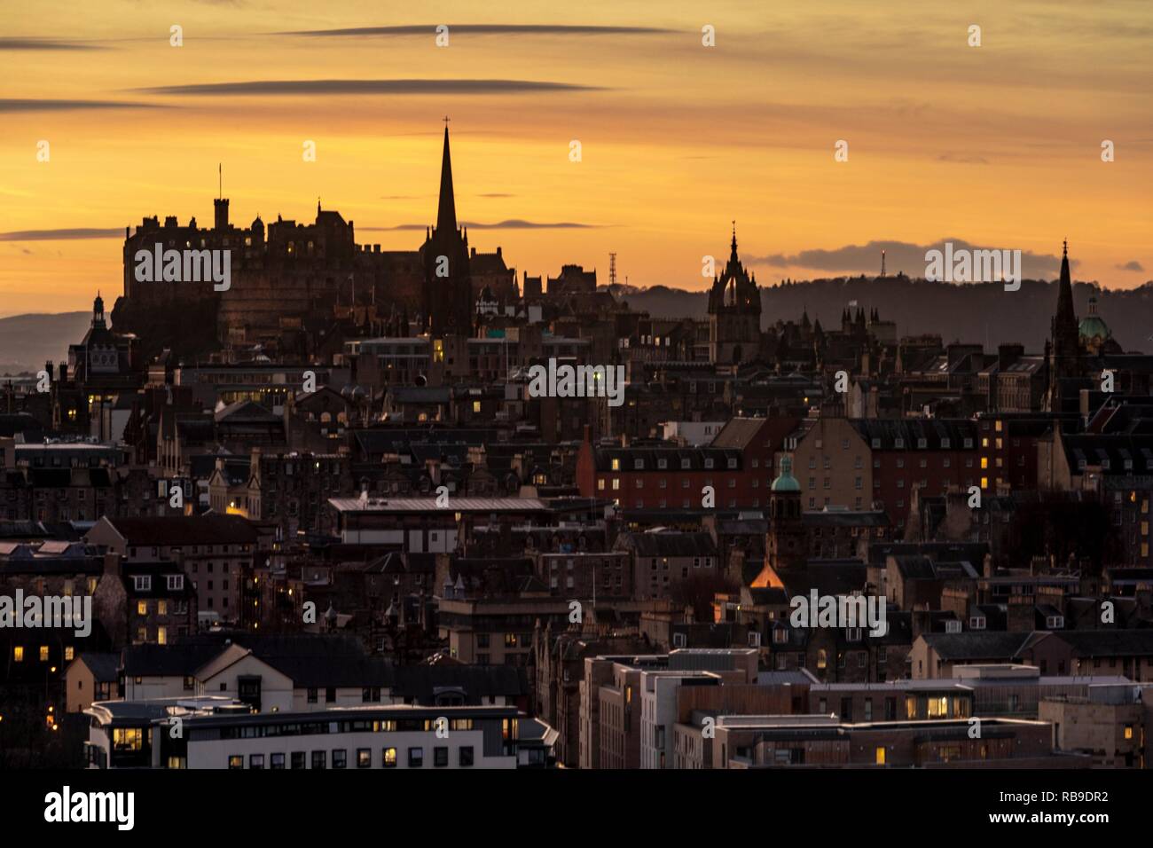 Edinburgh, UK. 08th Jan, 2019. UK Weather: Sunset in Edinburgh. As the ...