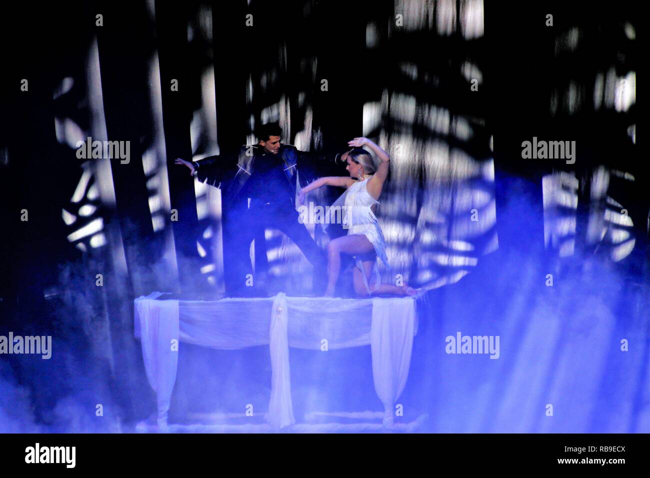 Athens, Greece. 6th Jan, 2019. A magician seen presenting the floating ...