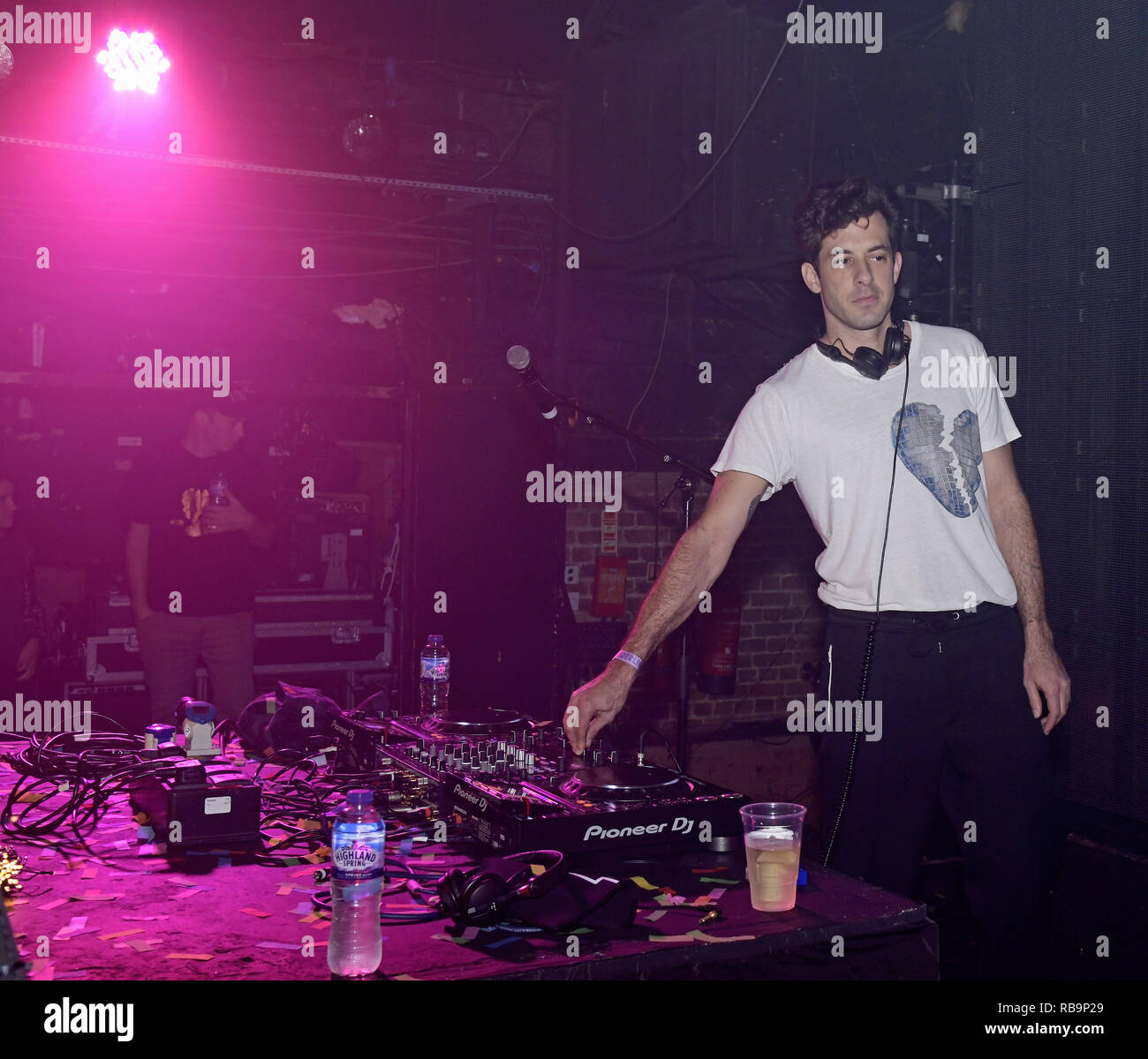 Miley Cyrus and Mark Ronson made a surprise appearance at G-A-Y to ...