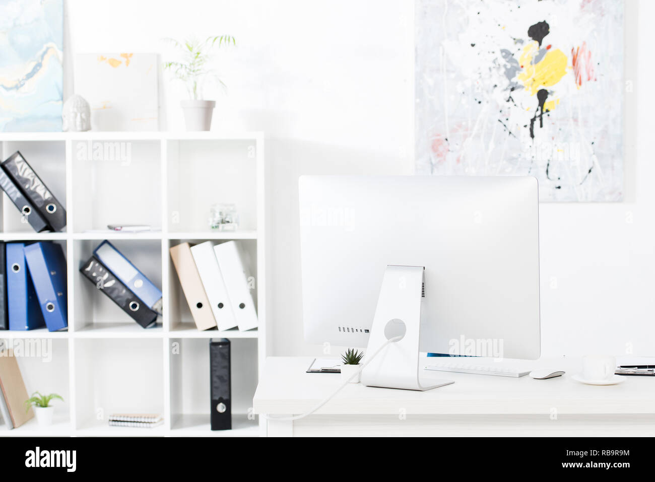 Paint on table hi-res stock photography and images - Alamy