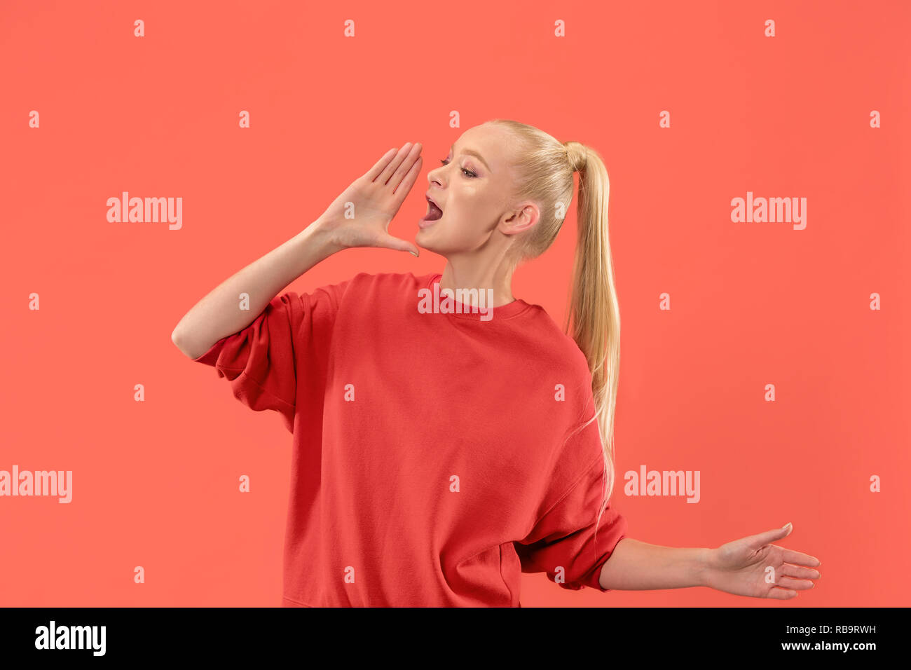 Do not miss. Young casual woman shouting. Shout. Crying emotional woman ...