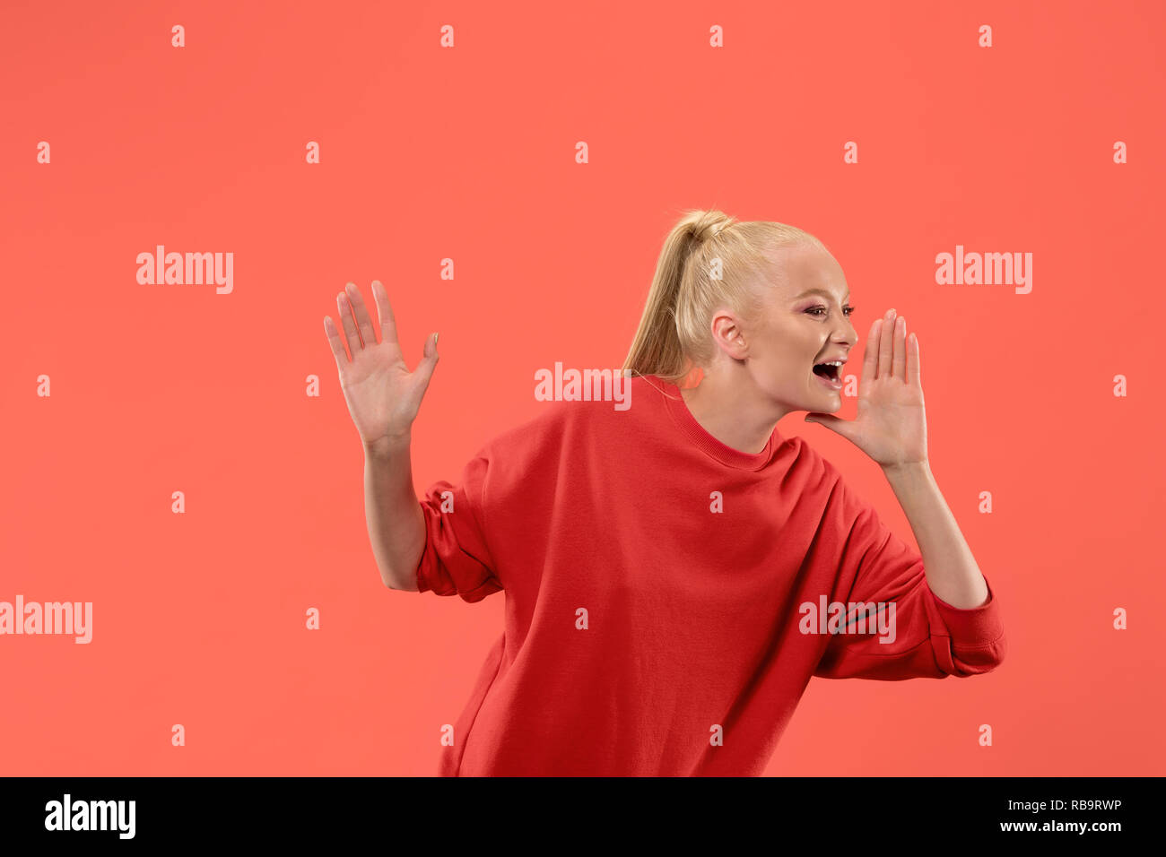 Do not miss. Young casual woman shouting. Shout. Crying emotional woman ...