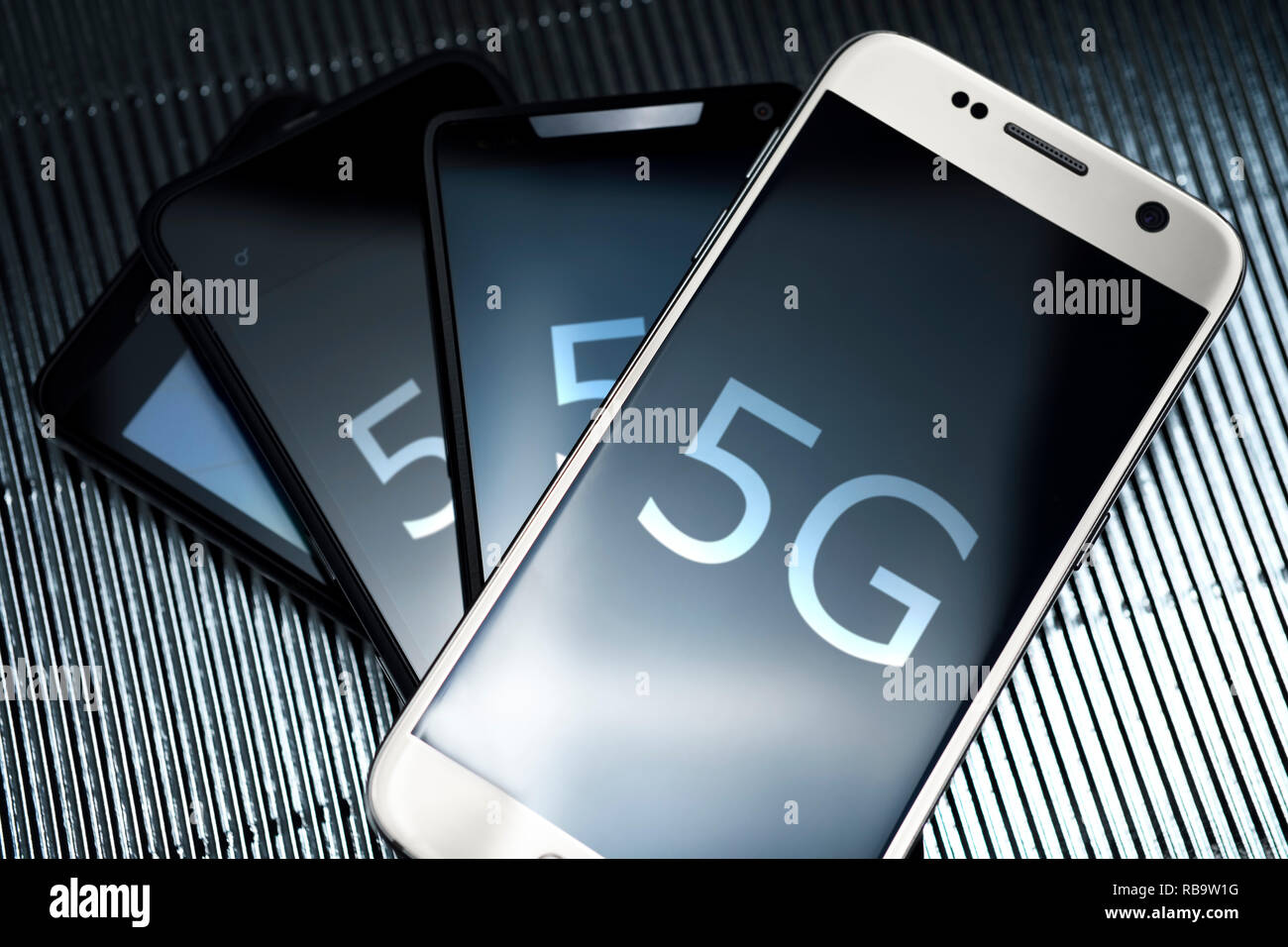 Smartphones, 5G mobile communications standard Stock Photo - Alamy
