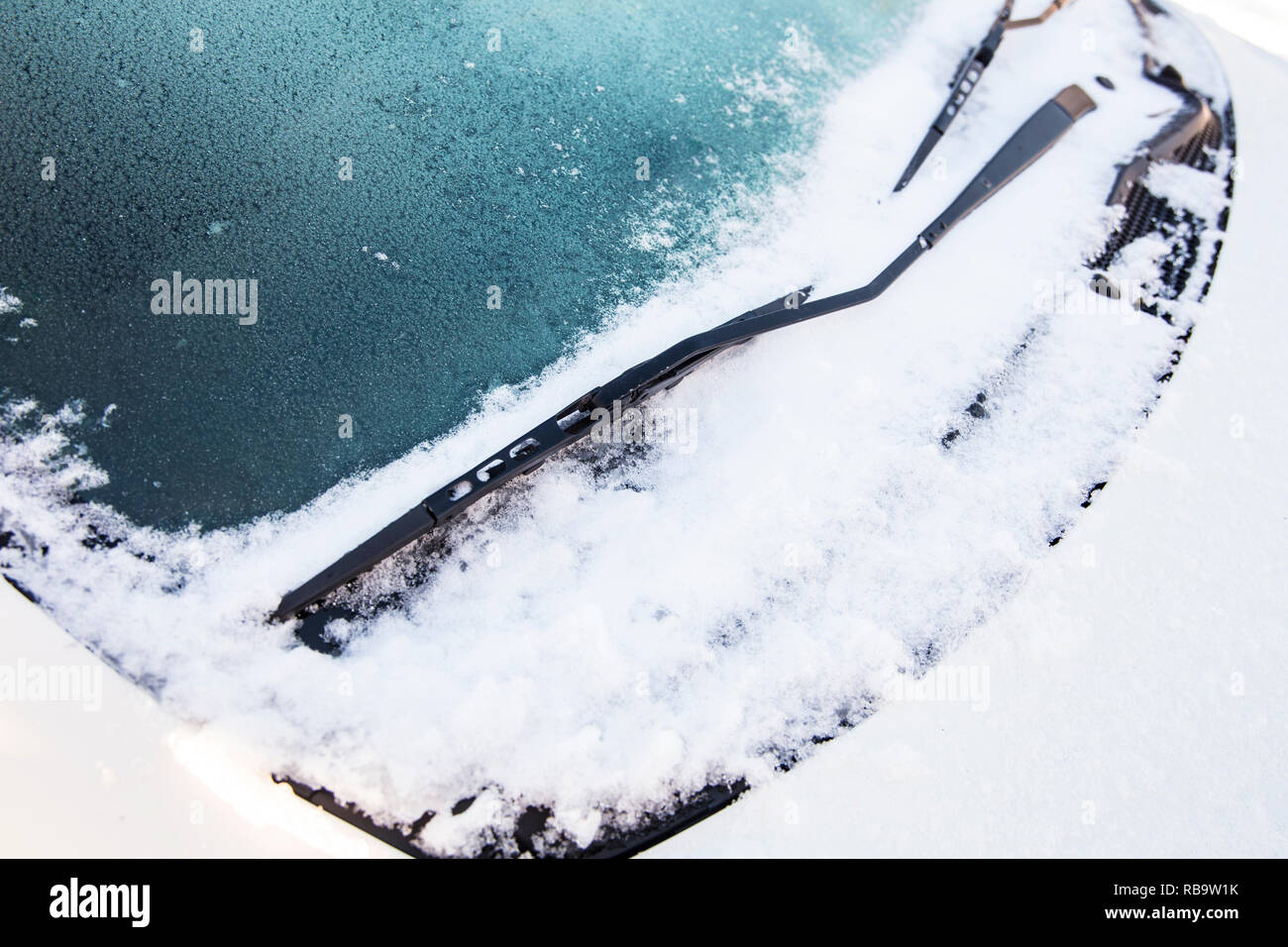 Car ice windscreen hi-res stock photography and images - Alamy