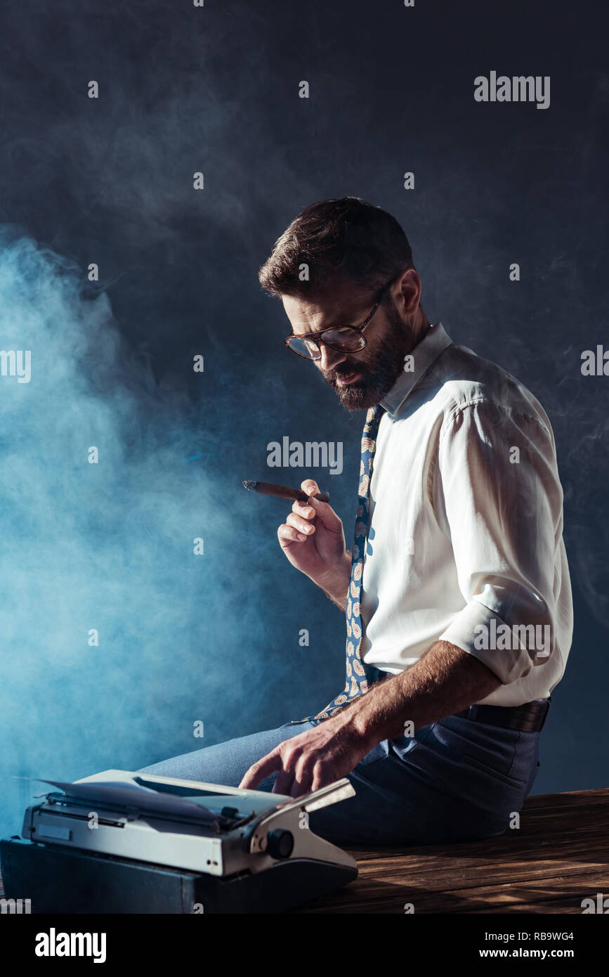 Writer man typewriter sitting hi-res stock photography and images - Alamy