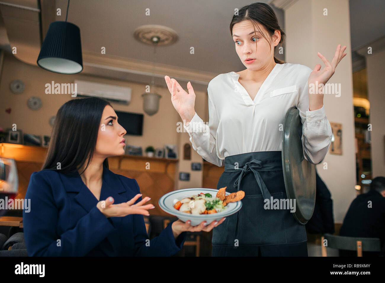 Waitress show hi-res stock photography and images - Alamy