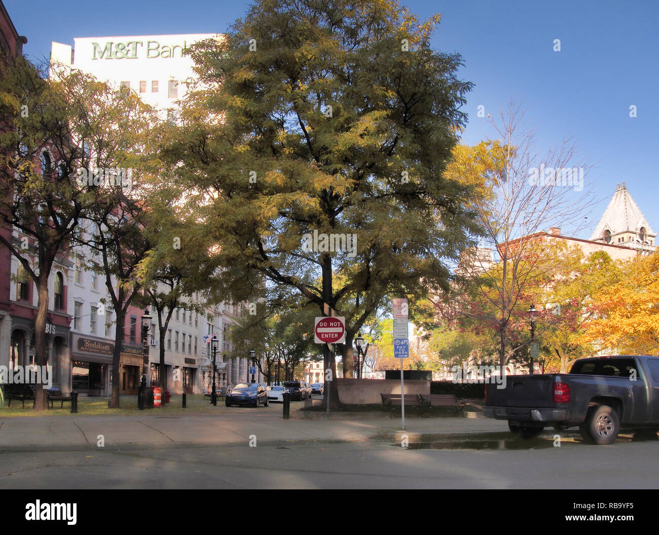 Syracuse, New York, USA. November 7, 2018. Pretty autumn morning in ...