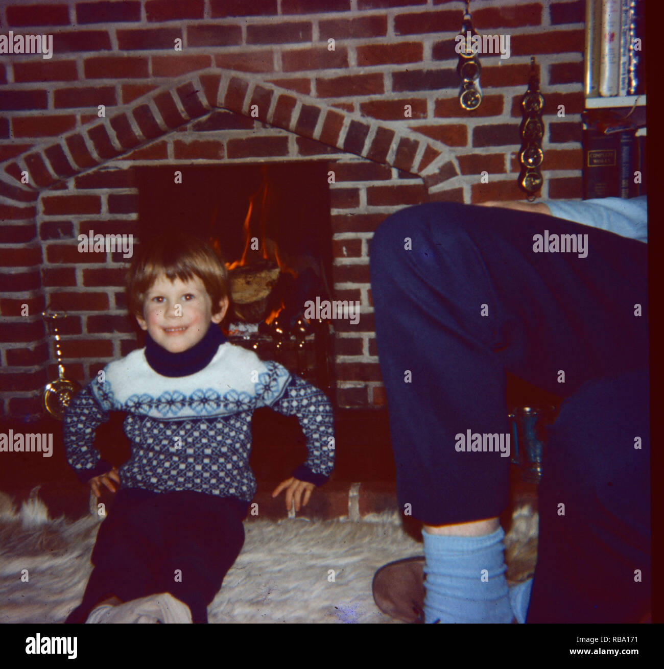 Sitting beside fire hi-res stock photography and images - Alamy