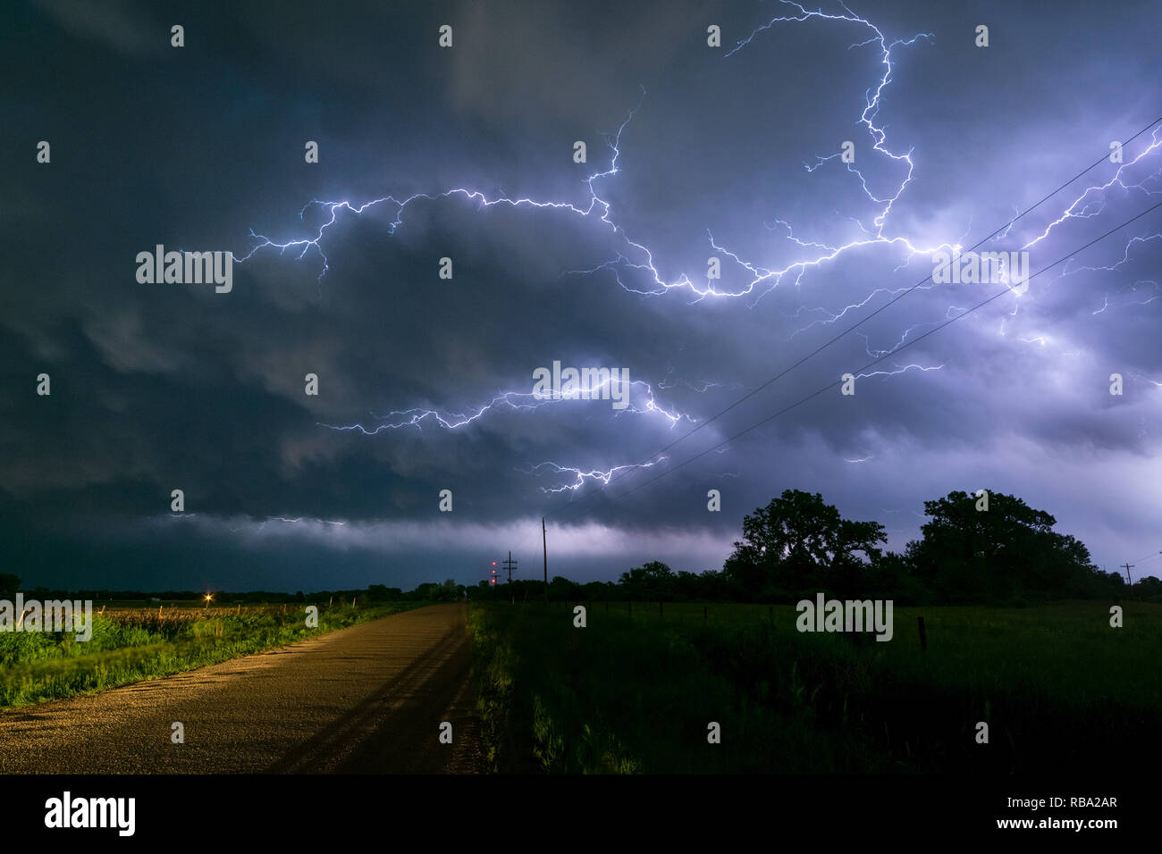 Lightning branches between the clouds of a Nebraska thunderstorm ...
