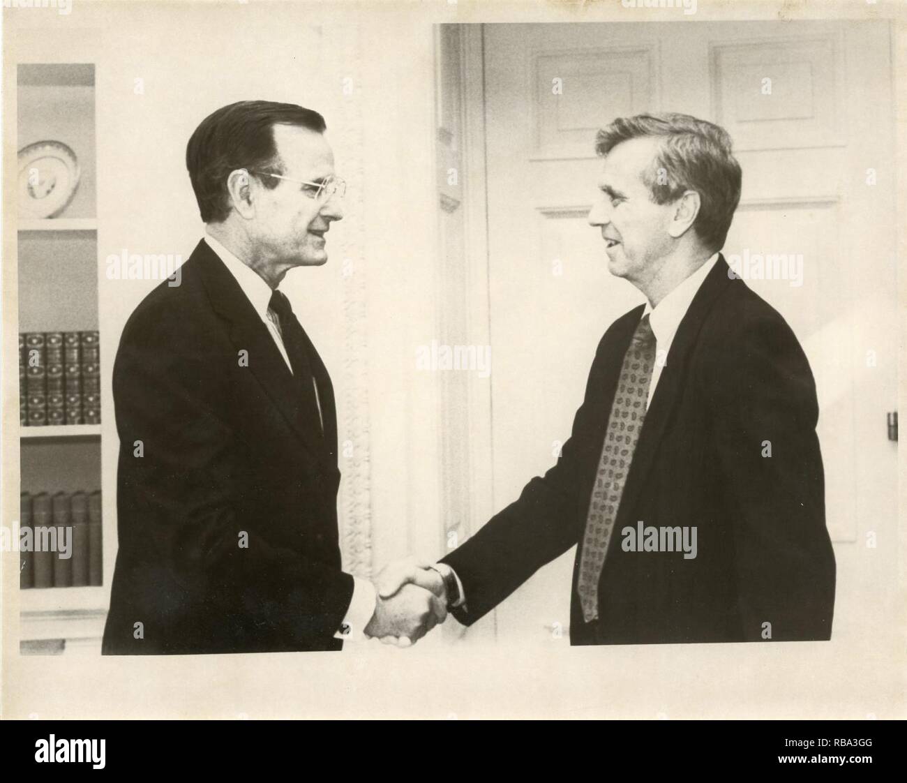 World Food Day Awards - End Hunger Awards - Handshake Stock Photo - Alamy