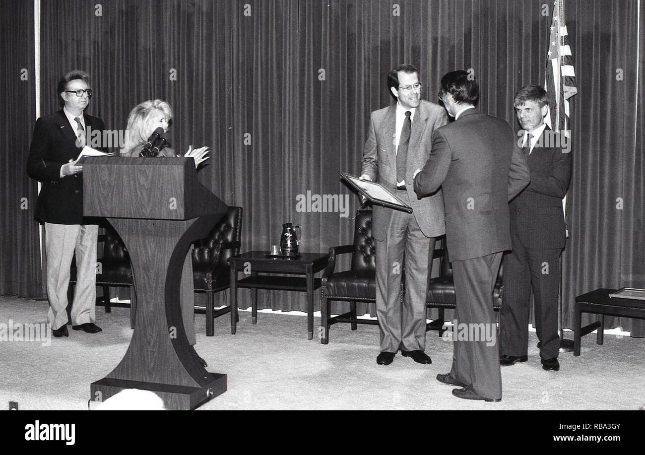 World Food Day Awards - End Hunger Awards - Handshake receiving award ...