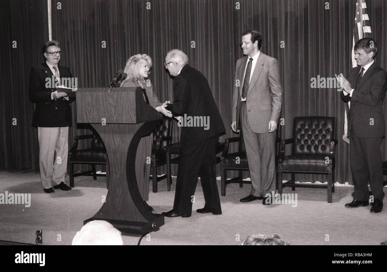 World Food Day Awards - End Hunger Awards - Handshake receiving award ...