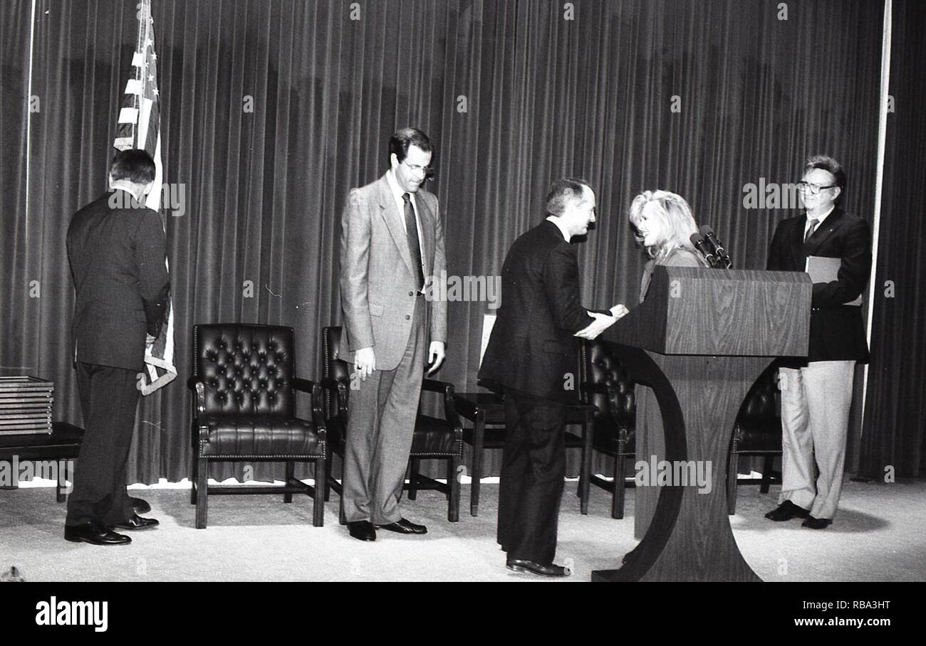 World Food Day Awards - End Hunger Awards - Handshake receiving award ...