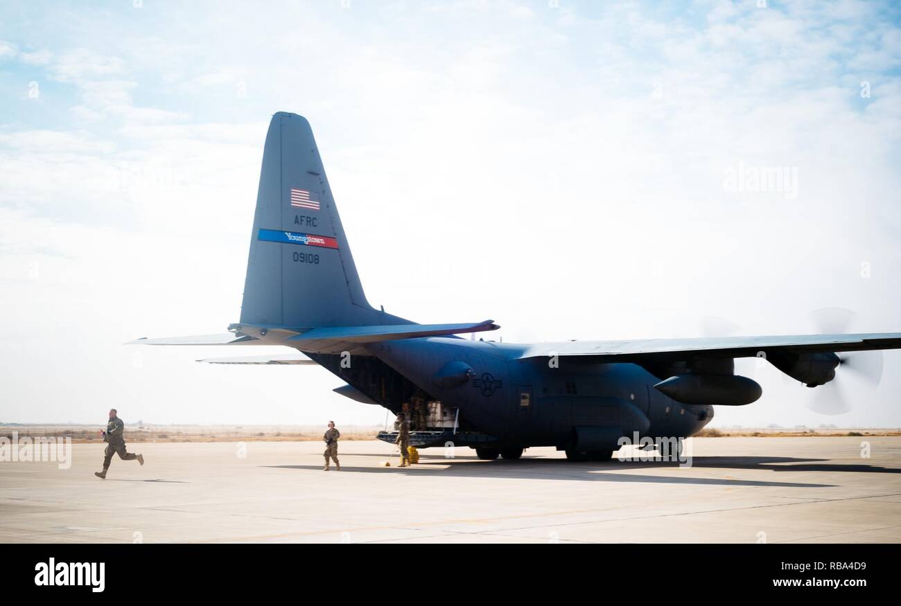 C 130 hercules unloading hi-res stock photography and images - Alamy
