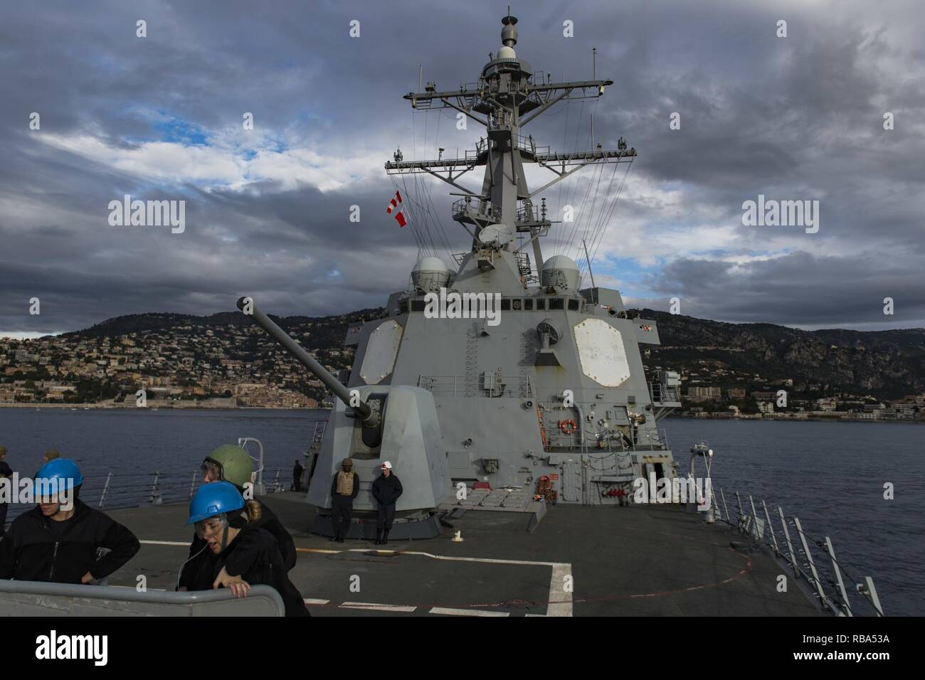 VILLEFRANCHE, France (Dec. 21, 2016) The guided-missile destroyer USS ...