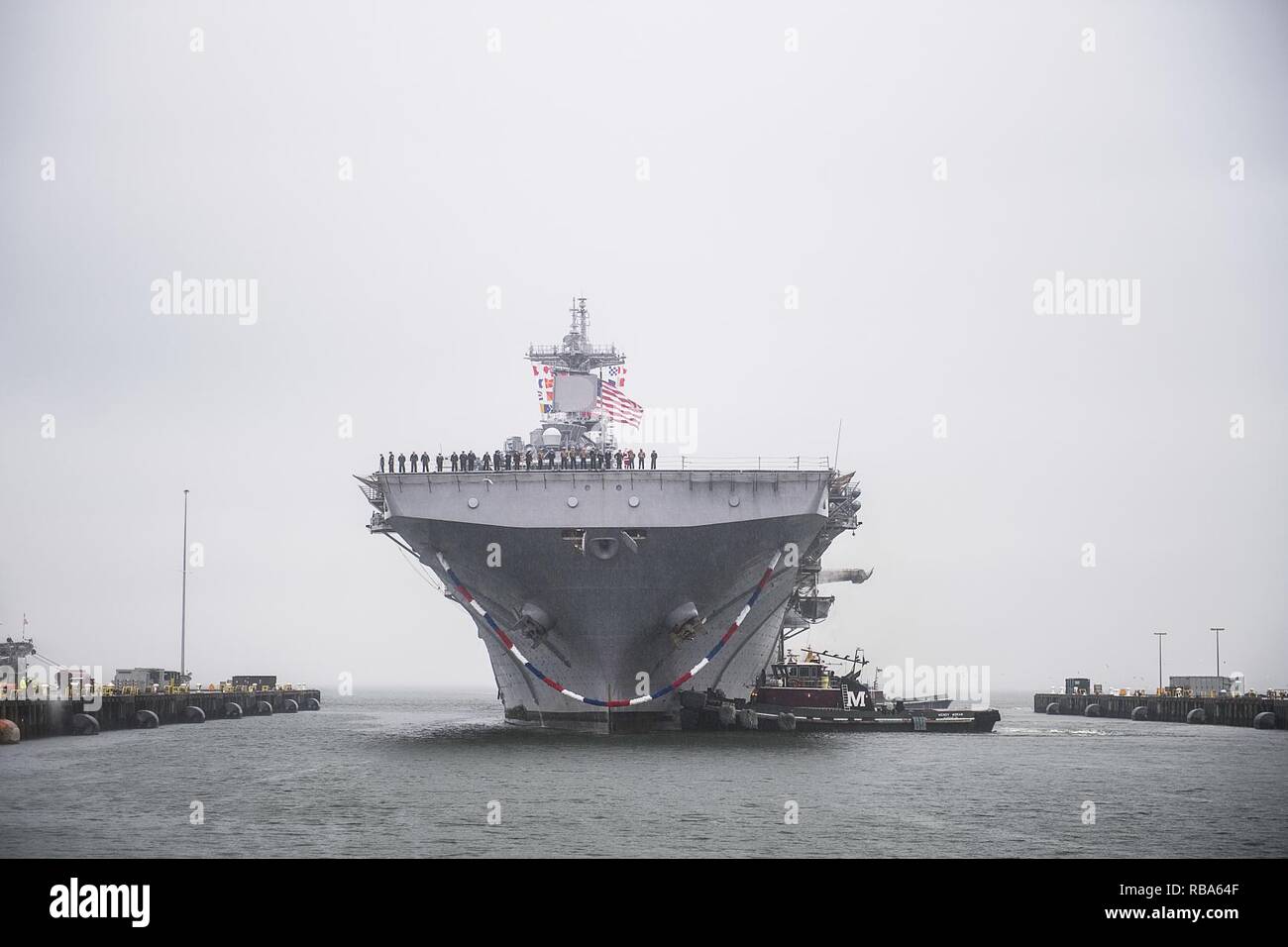 NORFOLK (Dec. 24, 2016) The amphibious assault ship USS Wasp (LHD 1 ...