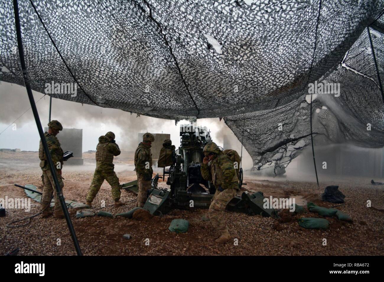 Artillery isf hi-res stock photography and images - Alamy