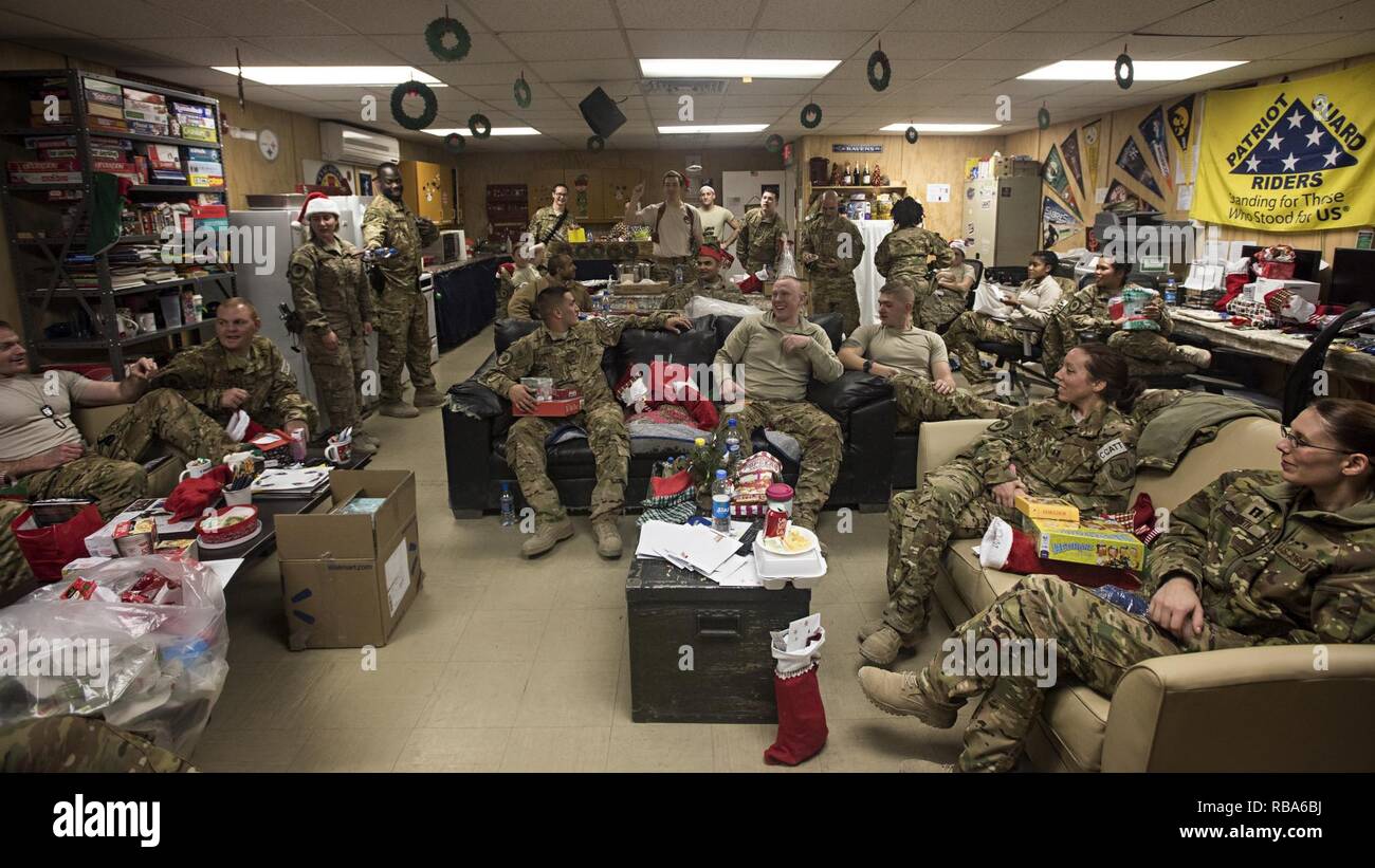 455th expeditionary aeromedical evacuation squadron hi-res stock ...