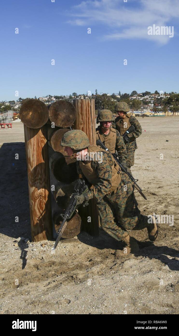 Fireteam assault course hi-res stock photography and images - Alamy