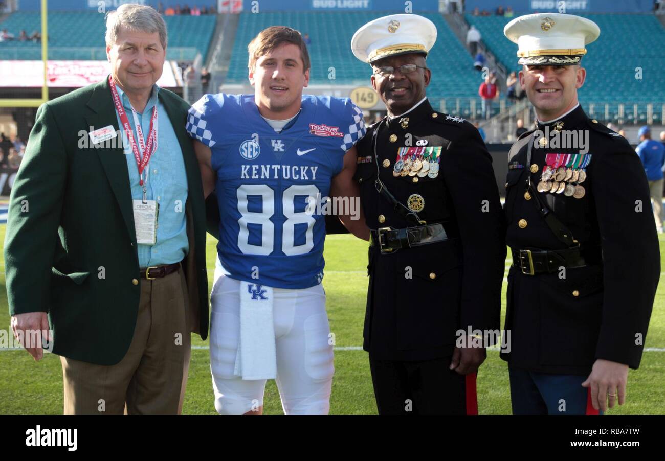 Lt col david walker hi-res stock photography and images - Alamy