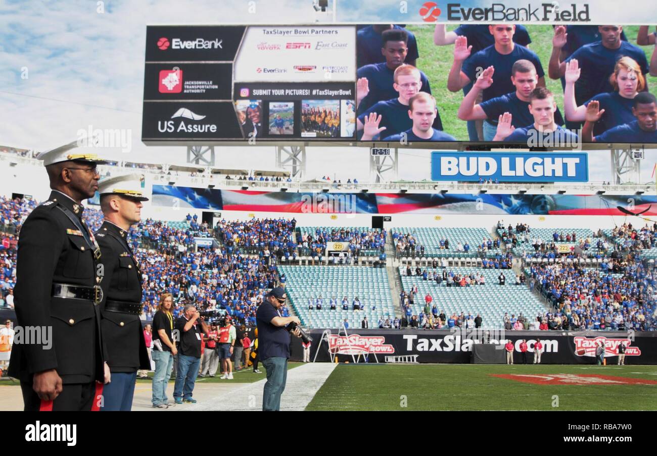 Lieutenant General Ronald L. Bailey and Col. Jeffrey Smitherman observe ...