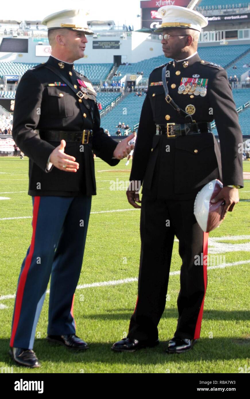 Colonel Jeffrey Smitherman and Lt. Gen. Ronald L. Bailey enjoy a ...