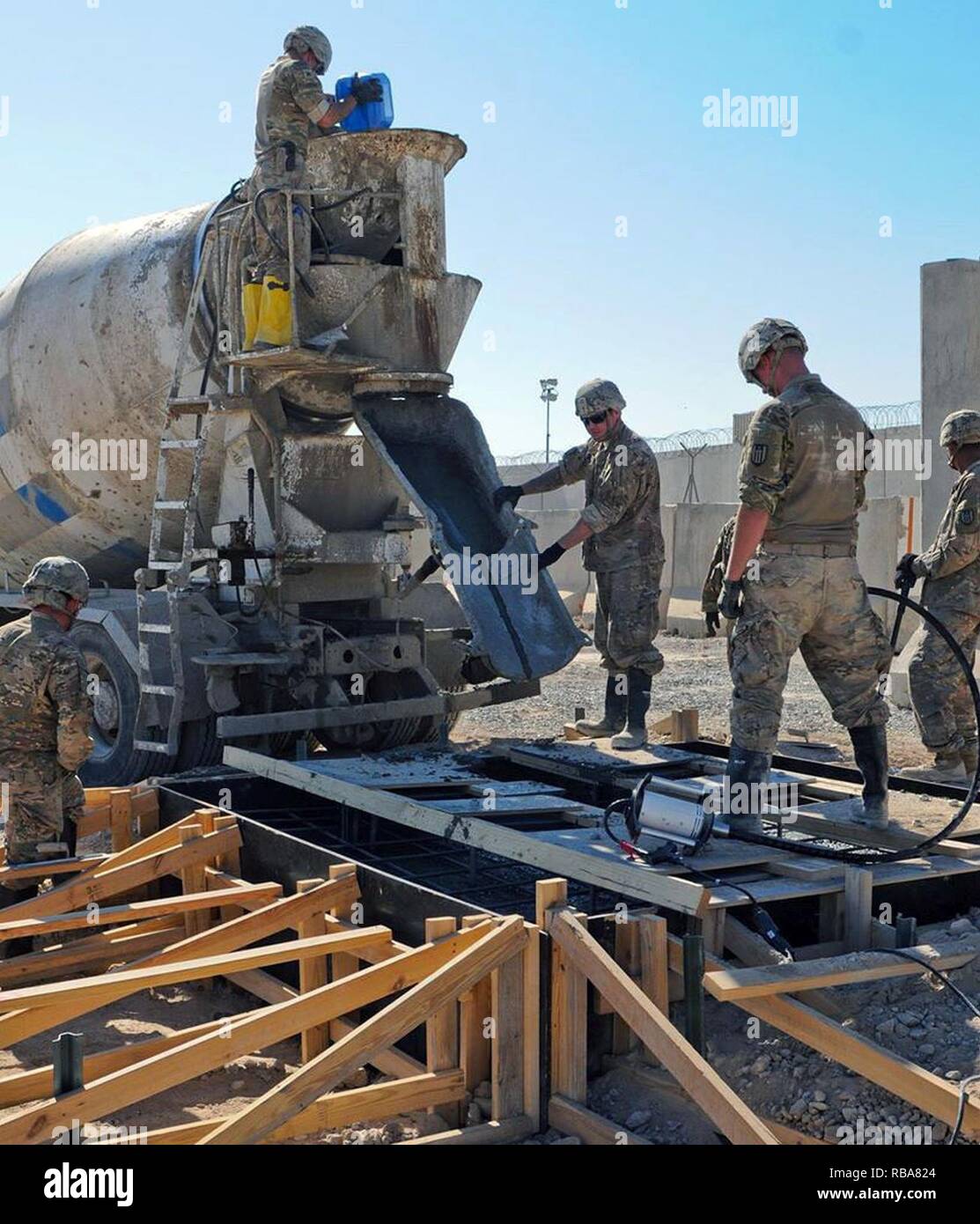 Horizontal construction engineers assigned to the 368th Engineer ...