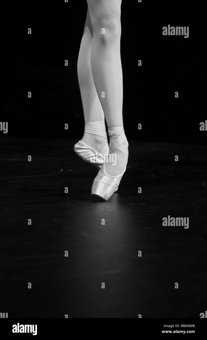 Legs of ballerina hi-res stock photography and images - Alamy
