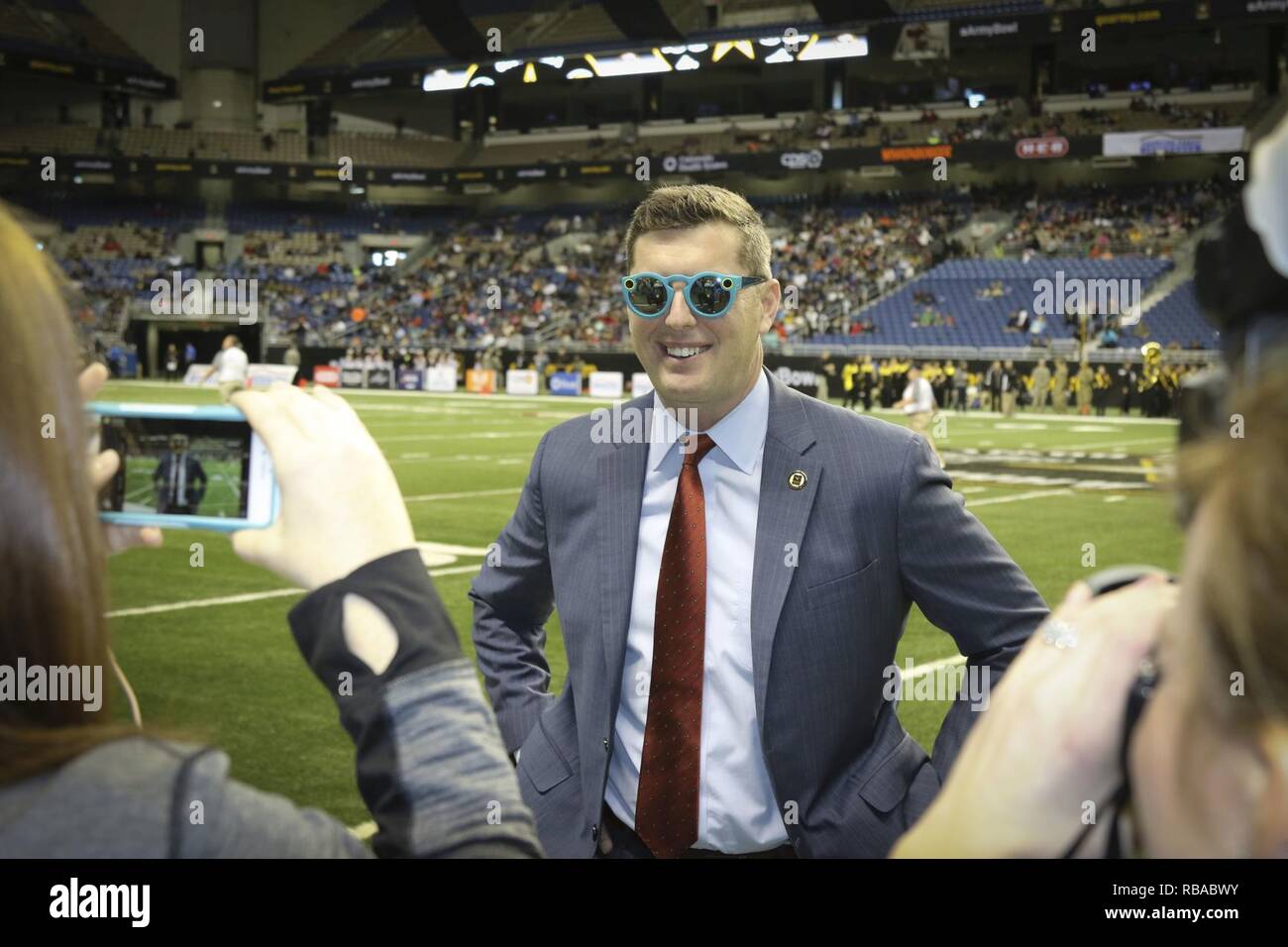 American football spectacles hi-res stock photography and images - Alamy