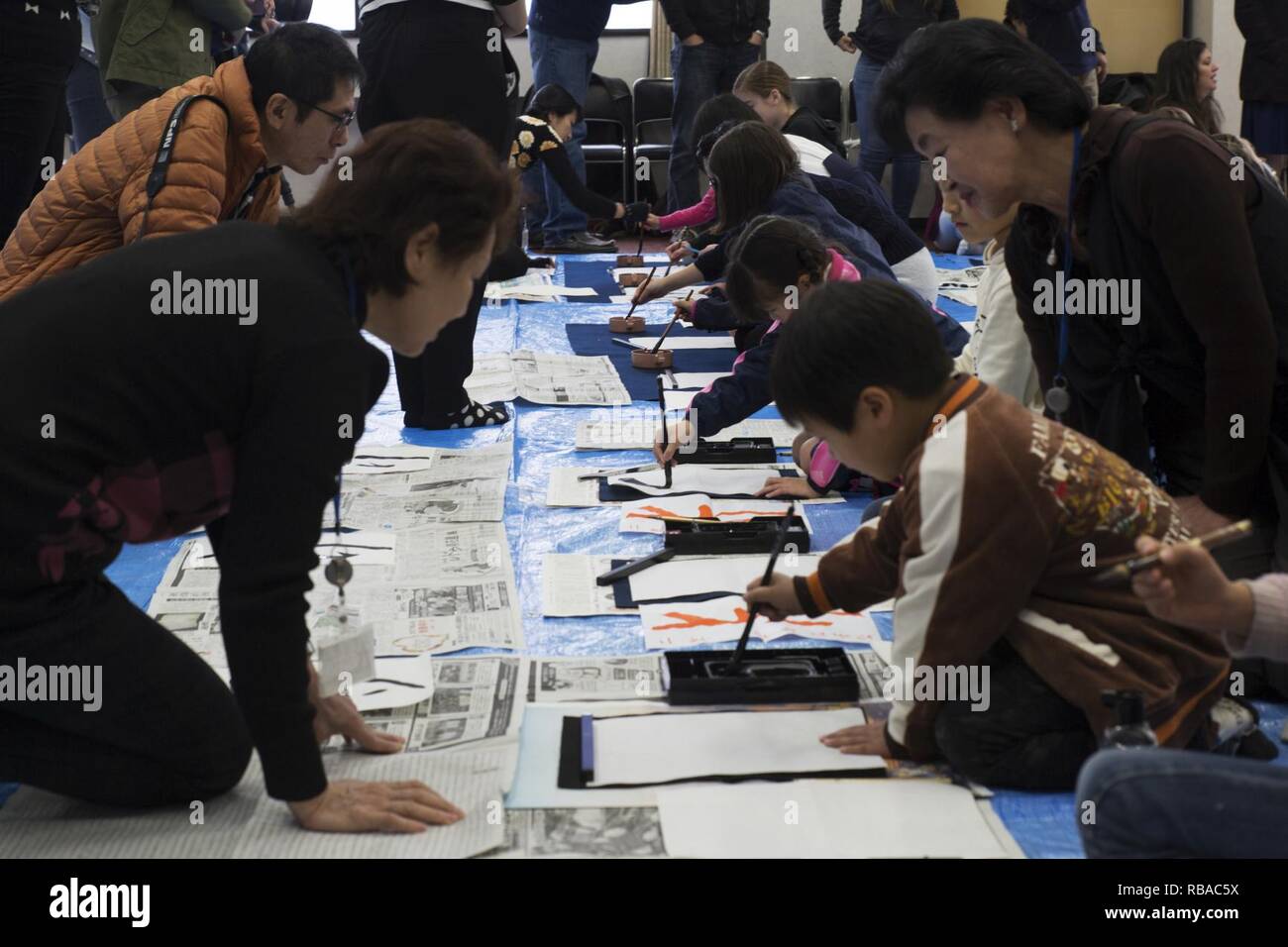 Children from Marine Corps Air Station Iwakuni and Japanese local ...