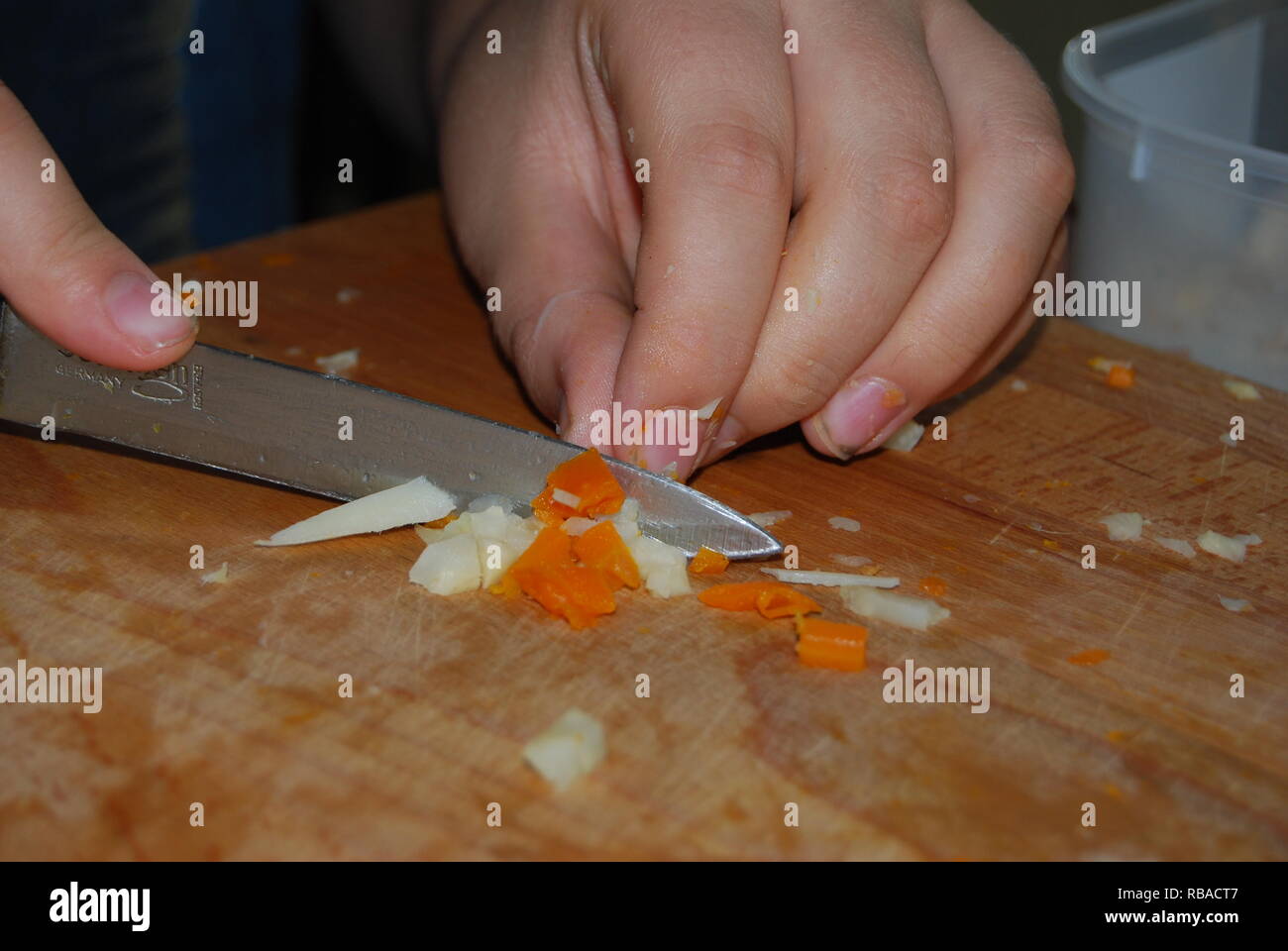 Cutting vegetables hi-res stock photography and images - Alamy