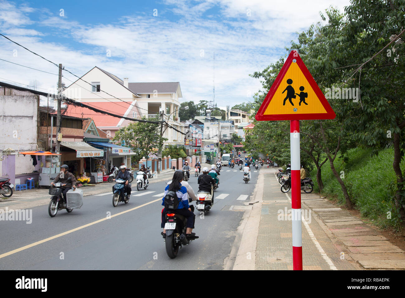 School patrol crossing sign hi-res stock photography and images - Alamy