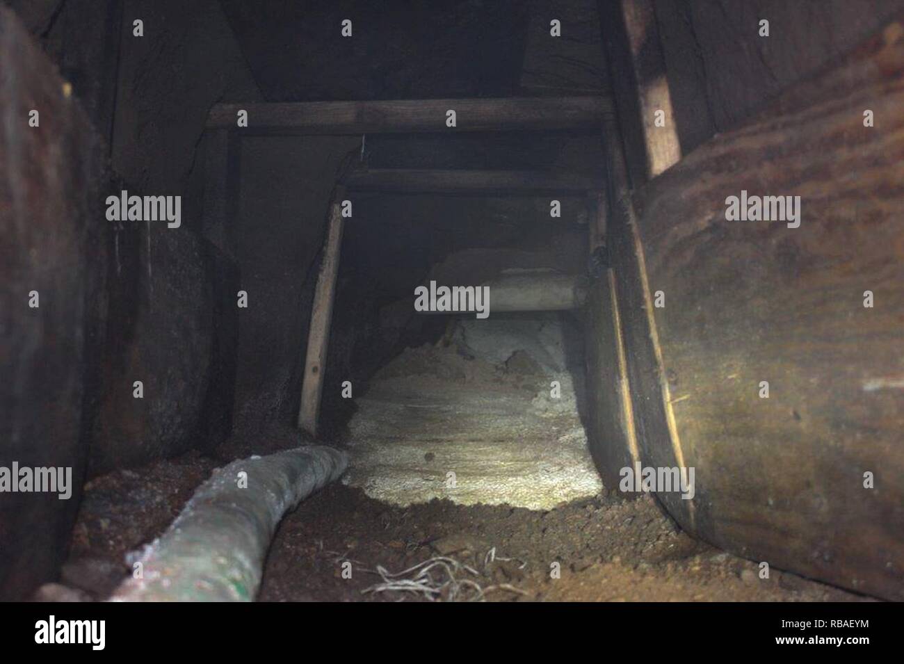Tucson Ariz Tucson Sector Border Patrol Agents And Mexican Law Enforcement Discovered An