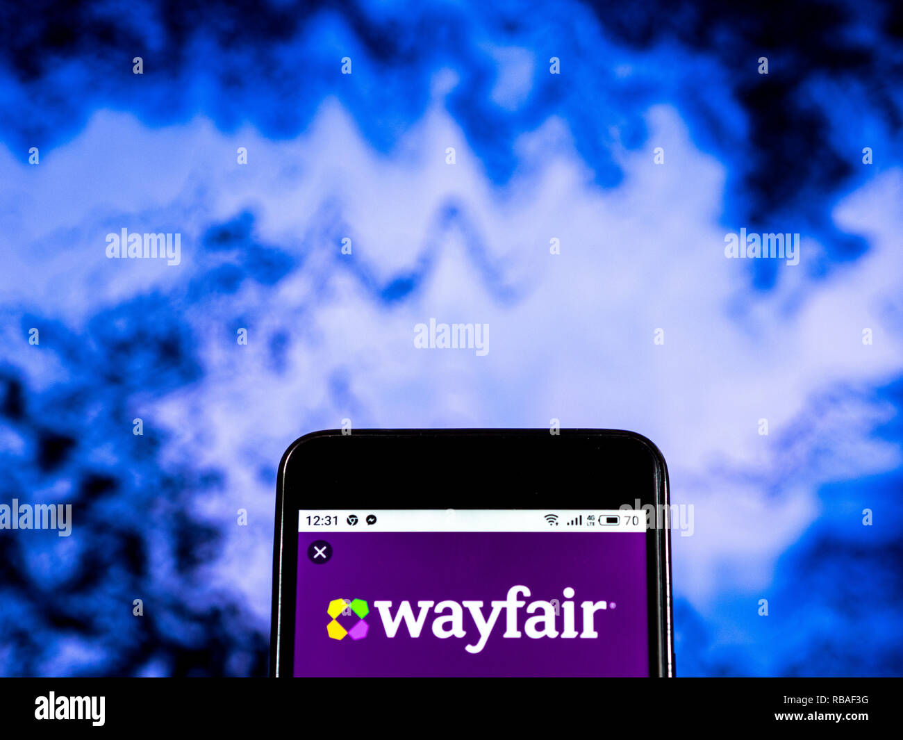 Wayfair logo hi-res stock photography and images - Alamy