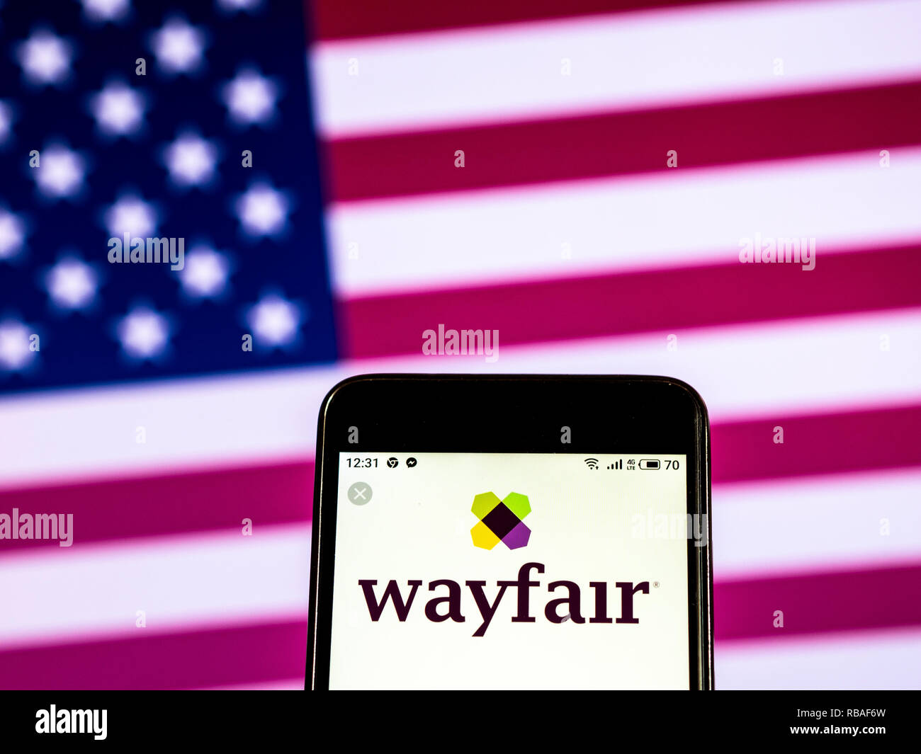 Wayfair logo hi-res stock photography and images - Alamy