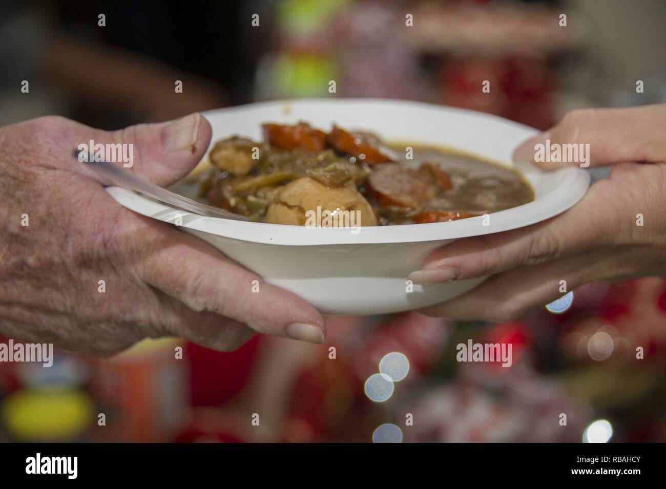 Helping homeless veterans hi-res stock photography and images - Alamy