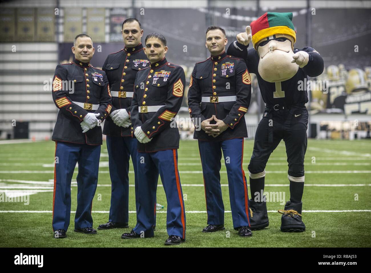 Sir saint mascot hi-res stock photography and images - Alamy