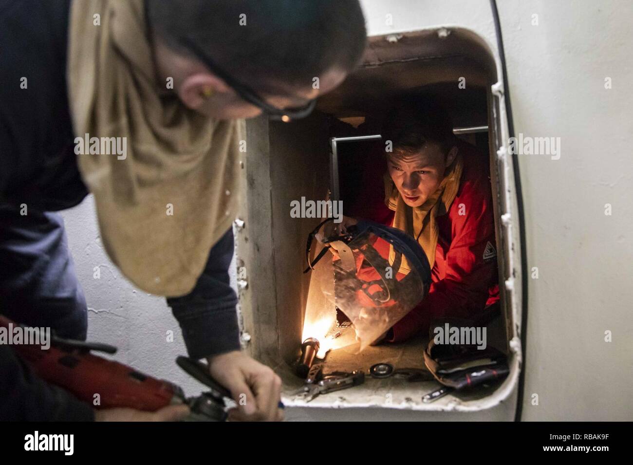 ATLANTIC OCEAN (Dec. 23, 2018) Hull Maintenance Technician 1st Class ...
