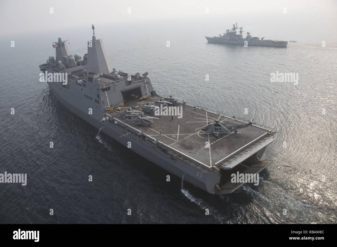 INDIAN OCEAN – U.S. Marines with the 13th Marine Expeditionary Unit ...