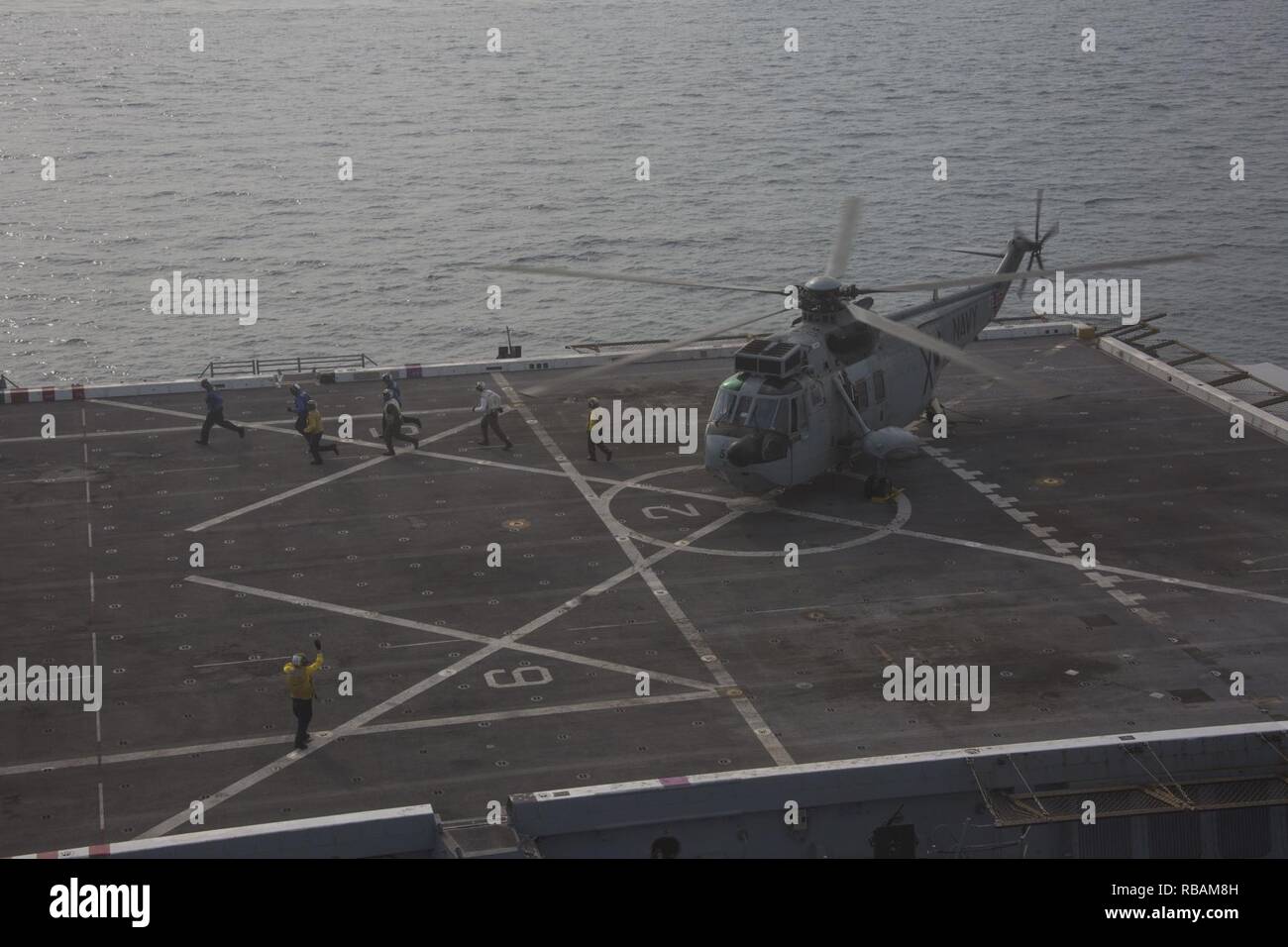 INDIAN OCEAN – U.S. Marines with the 13th Marine Expeditionary Unit ...