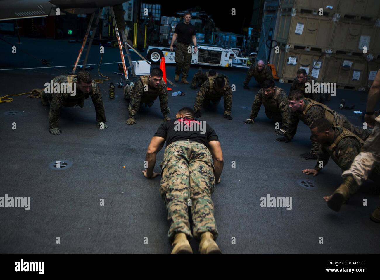 Squad push ups hi-res stock photography and images - Alamy