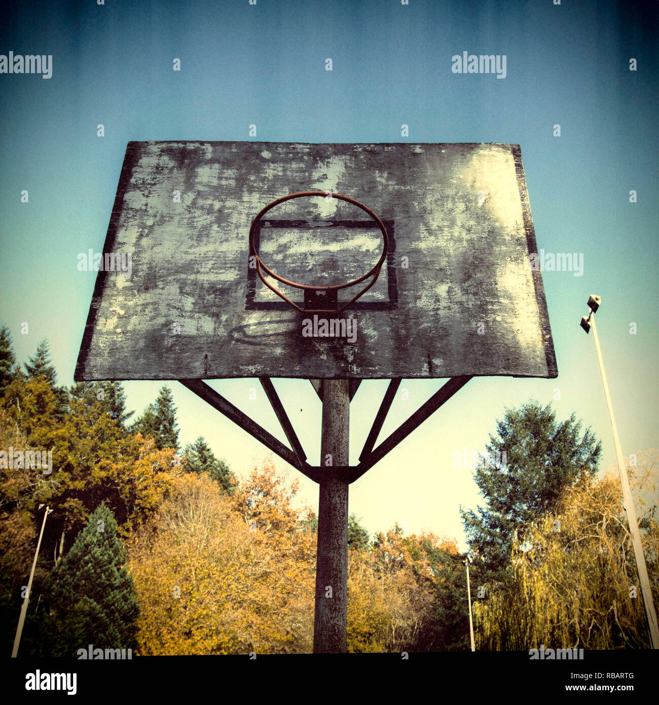 Basketball hoop damaged hi-res stock photography and images - Alamy